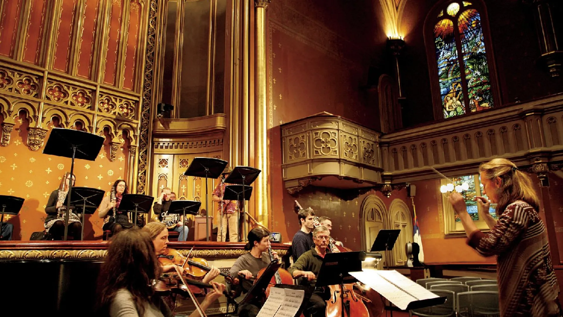 Conductor Sara Jobin specializes in contemporary opera | Harvard Magazine