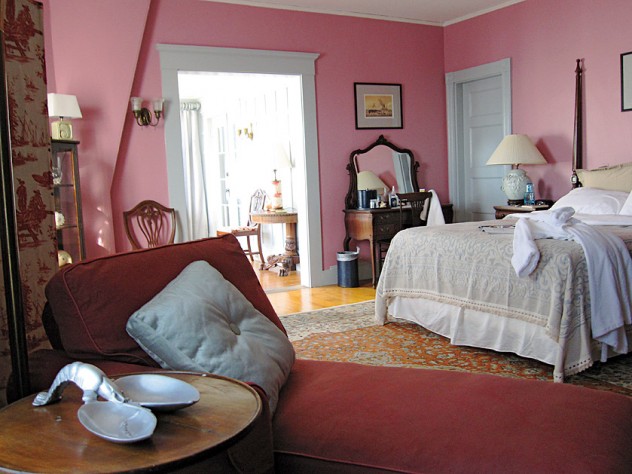 Carl Sprague designs film and theater sets | Harvard Magazine