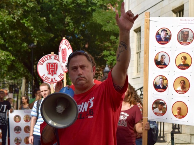 Harvard dining hall workers vote to strike | Harvard Magazine
